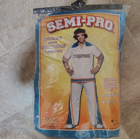 Spirit | Other | Mens Semi Pro Costume With Wig 4248 | Poshmark